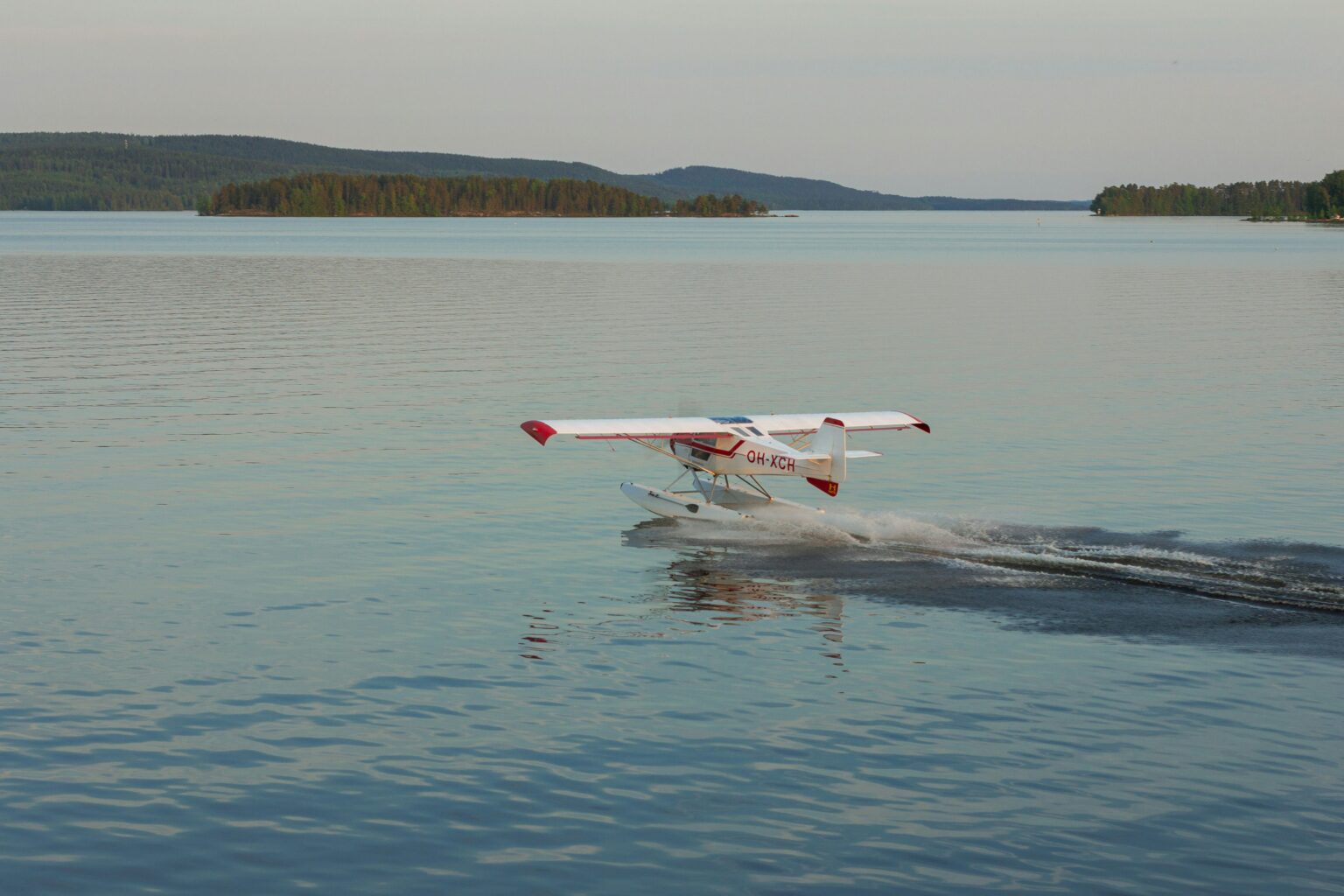 Seaplane Crash: Learn Right-Of-Way Rules In The Ocean